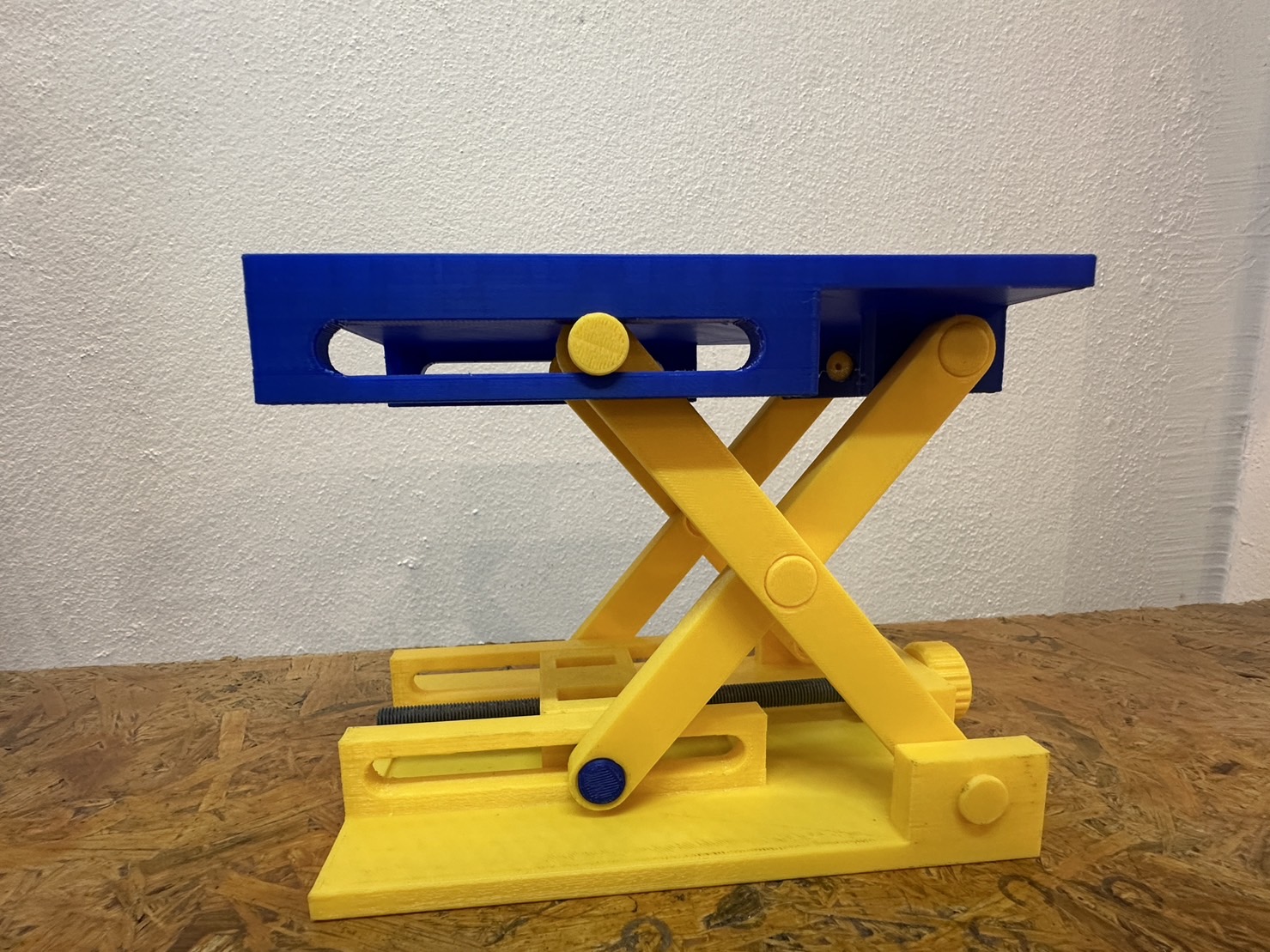 ลิฟต์ขากรรไกรแบบปรับมือใช้งานได้จริงทำจาก (Scissor Lift) 3D Printer ...